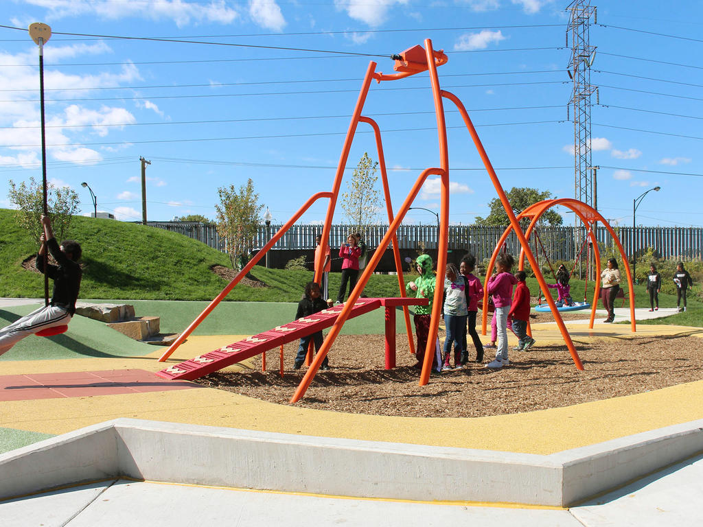 Playgrounds in Chicago for kids to slide and swing