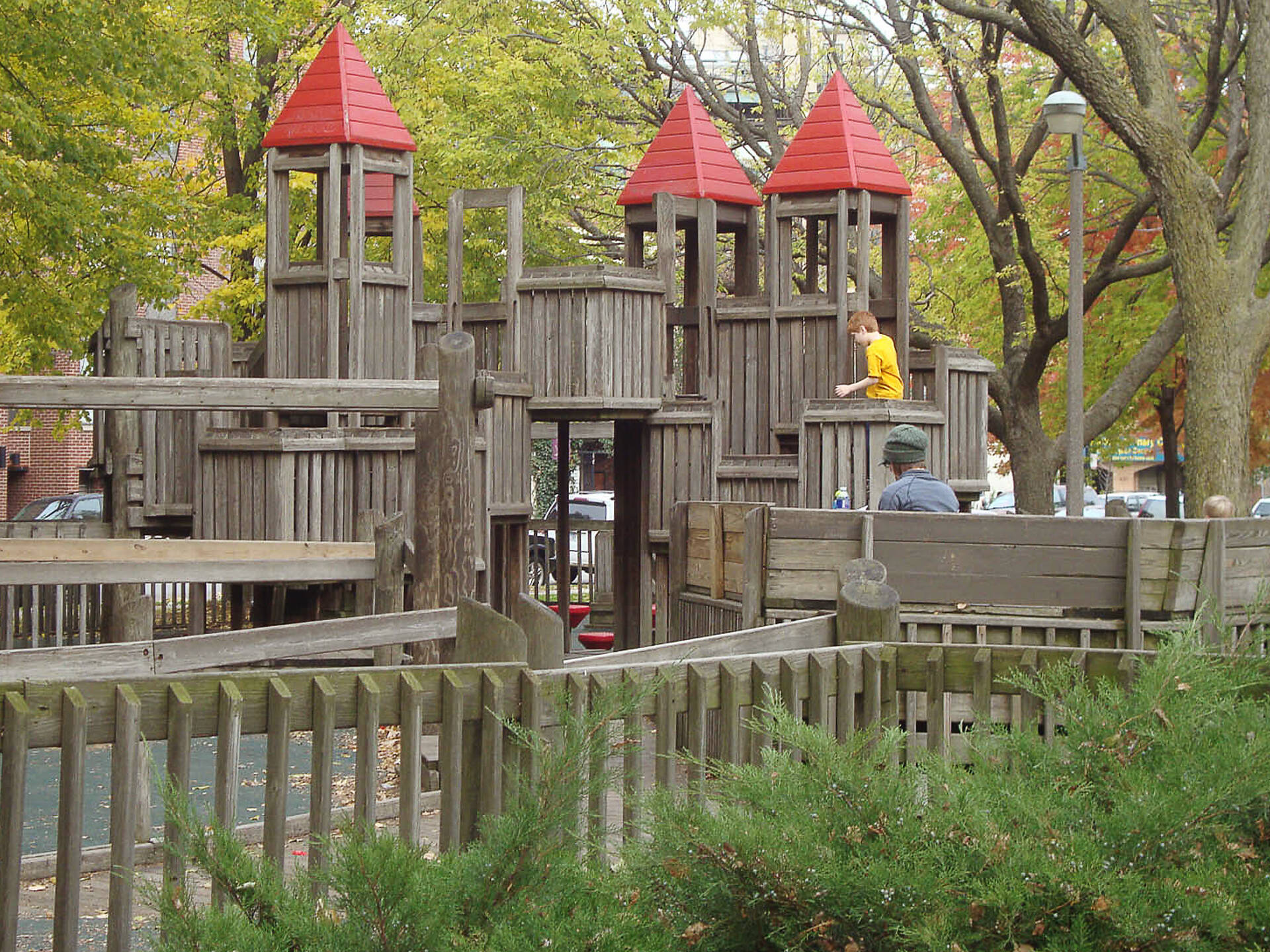 Playgrounds in Chicago for kids to slide and swing