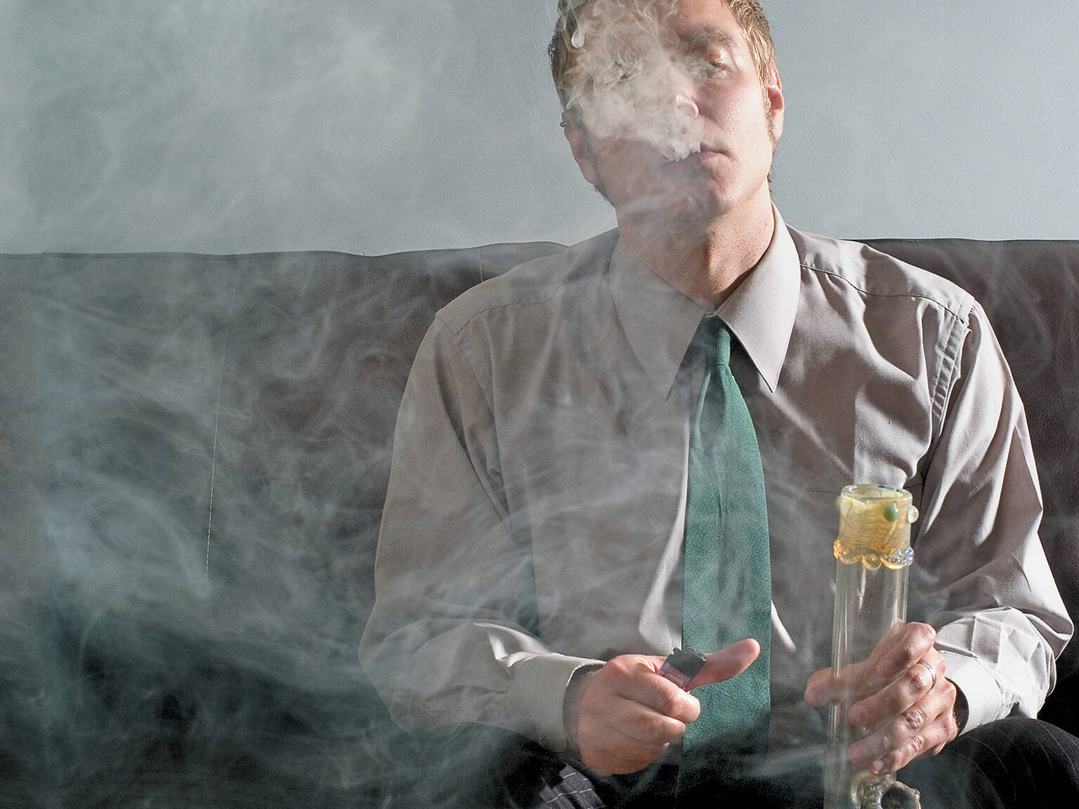 Best smoke shops in Chicago for bongs and pipes