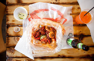 The Angry Crab | Restaurants in West Ridge, Chicago