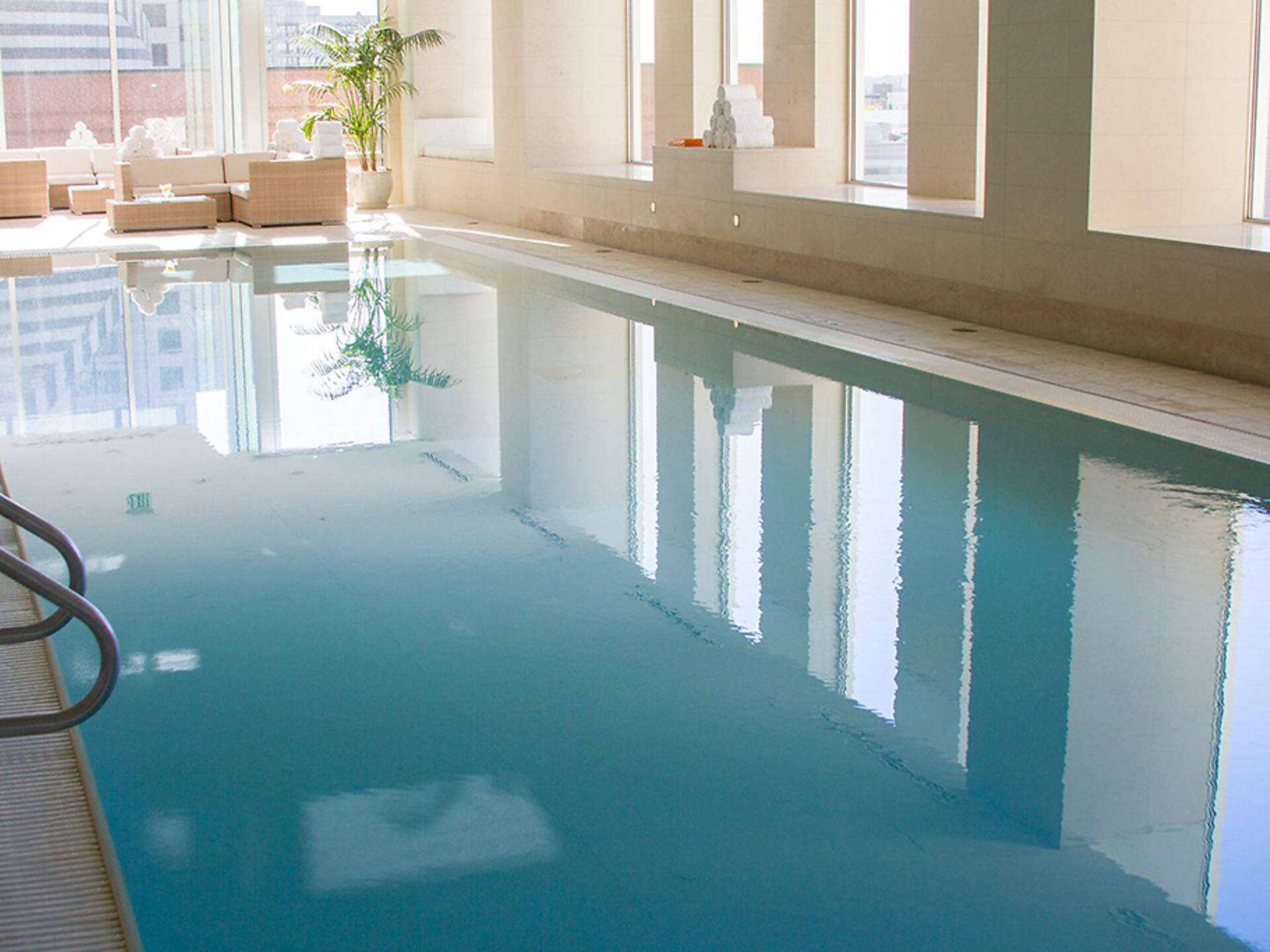 10 Swimming Pools in San Francisco Bay Area to Cool Down