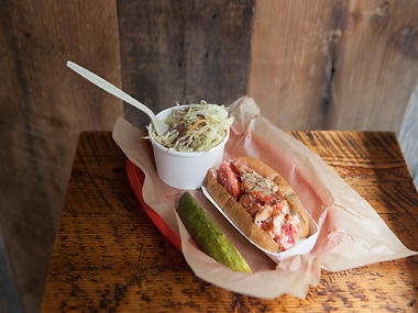 24 Best Seafood Restaurants in Chicago For Fish, Crab and Oysters