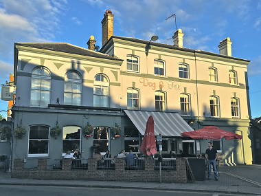 11 Great Wimbledon Bars and Pubs For Post-Tennis Tipples and More