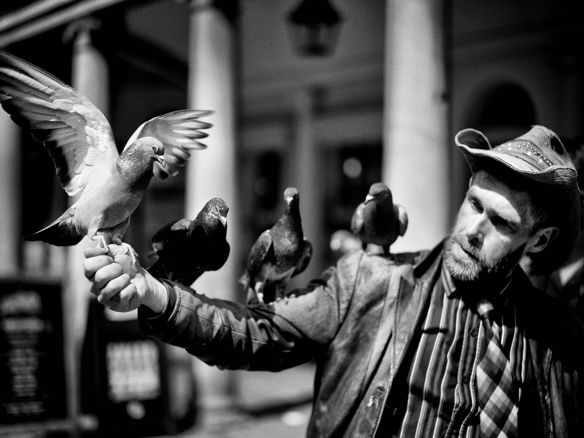 London photography: candid street portraits from Alan Schaller