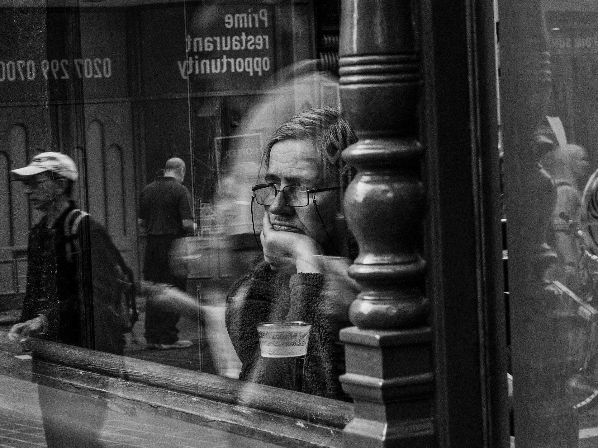 London photography: candid street portraits from Alan Schaller