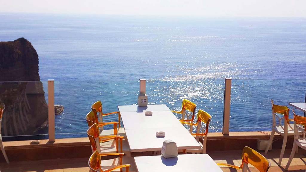 Bay Rock Café | Restaurants in Raouche, Beirut