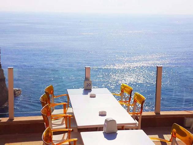 Bay Rock Café | Restaurants in Raouche, Beirut