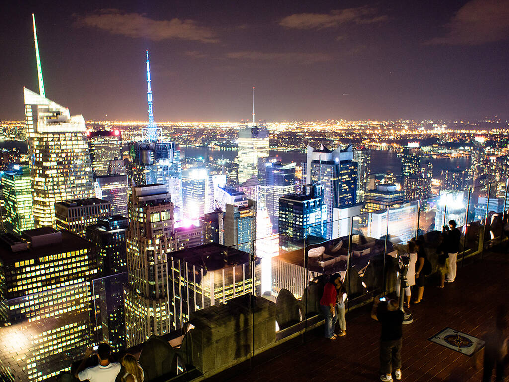 Stunning photos of New York at night