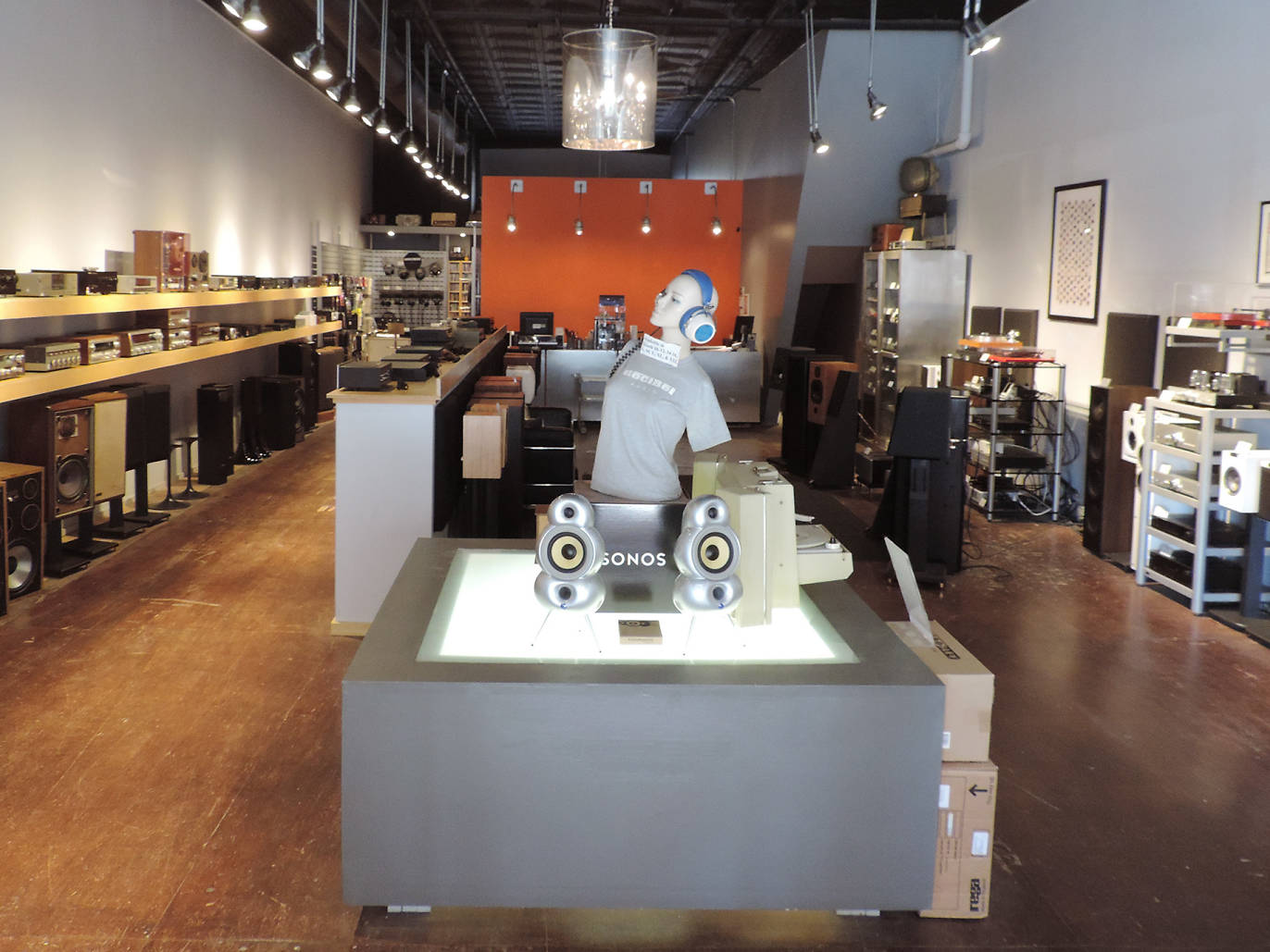 Best electronics stores in Chicago for audio, video, PCs & repair