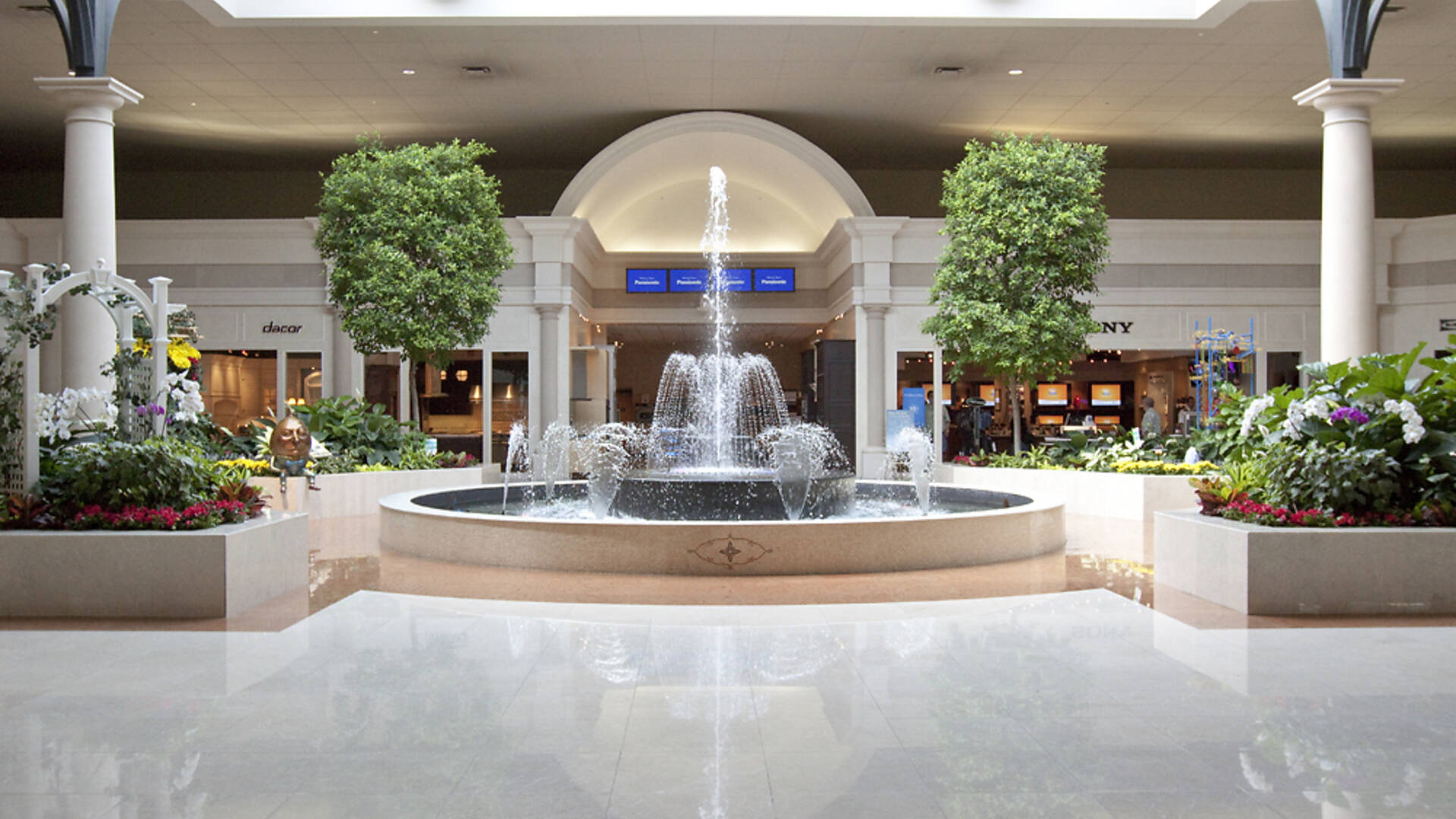 Best electronics stores in Chicago for audio, video, PCs & repair