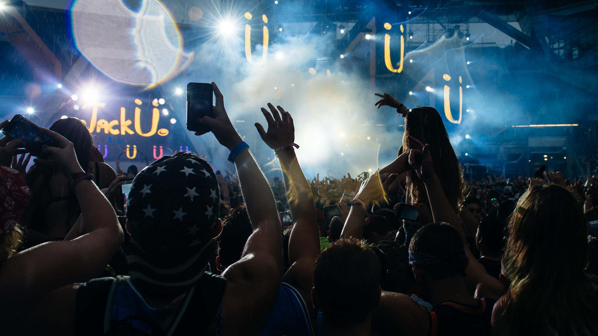 Spring Awakening 2015: DJs and attendees at Soldier Field