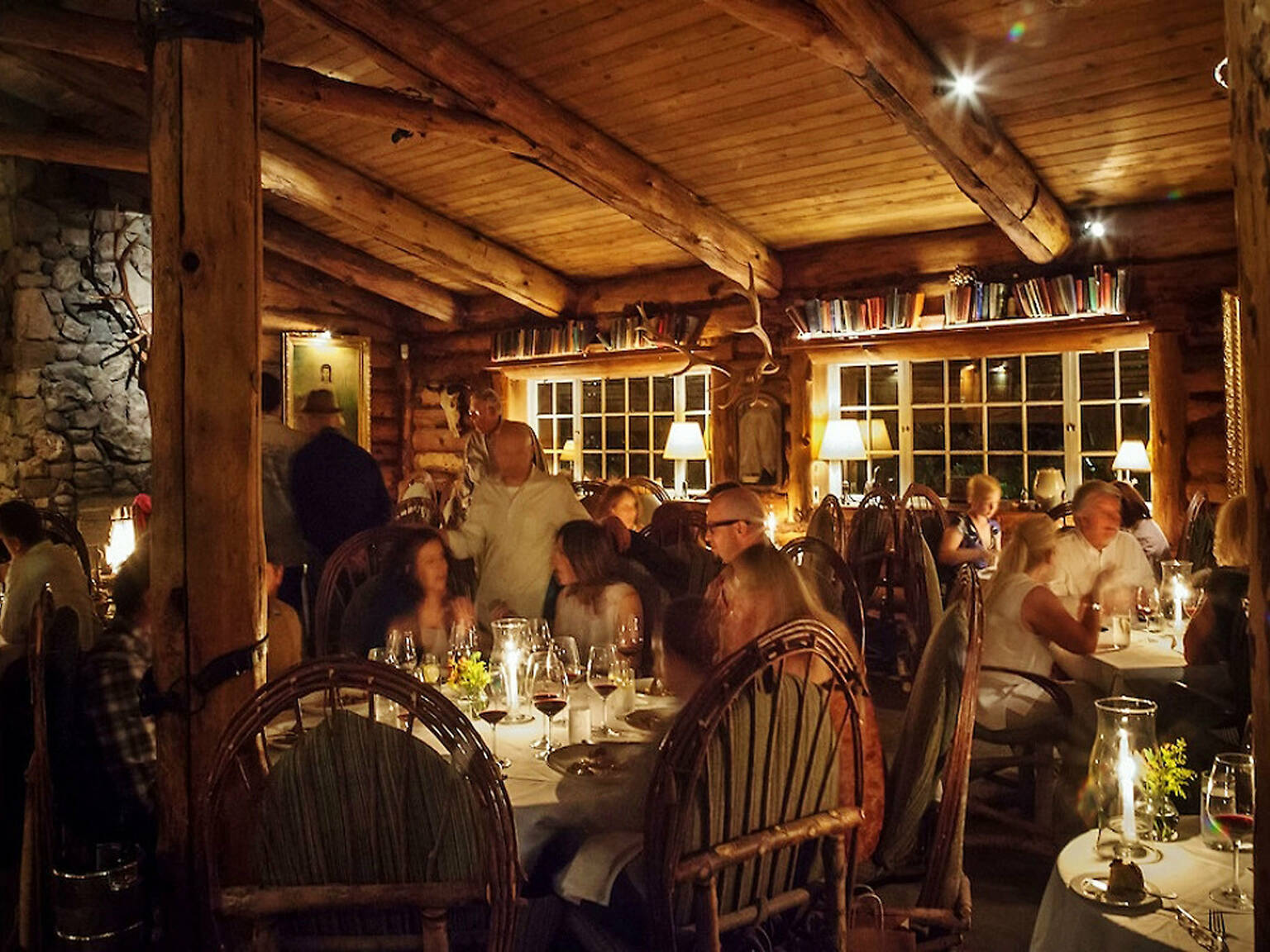 17 Coziest Restaurants and Bars in L.A. For Chilly Evenings