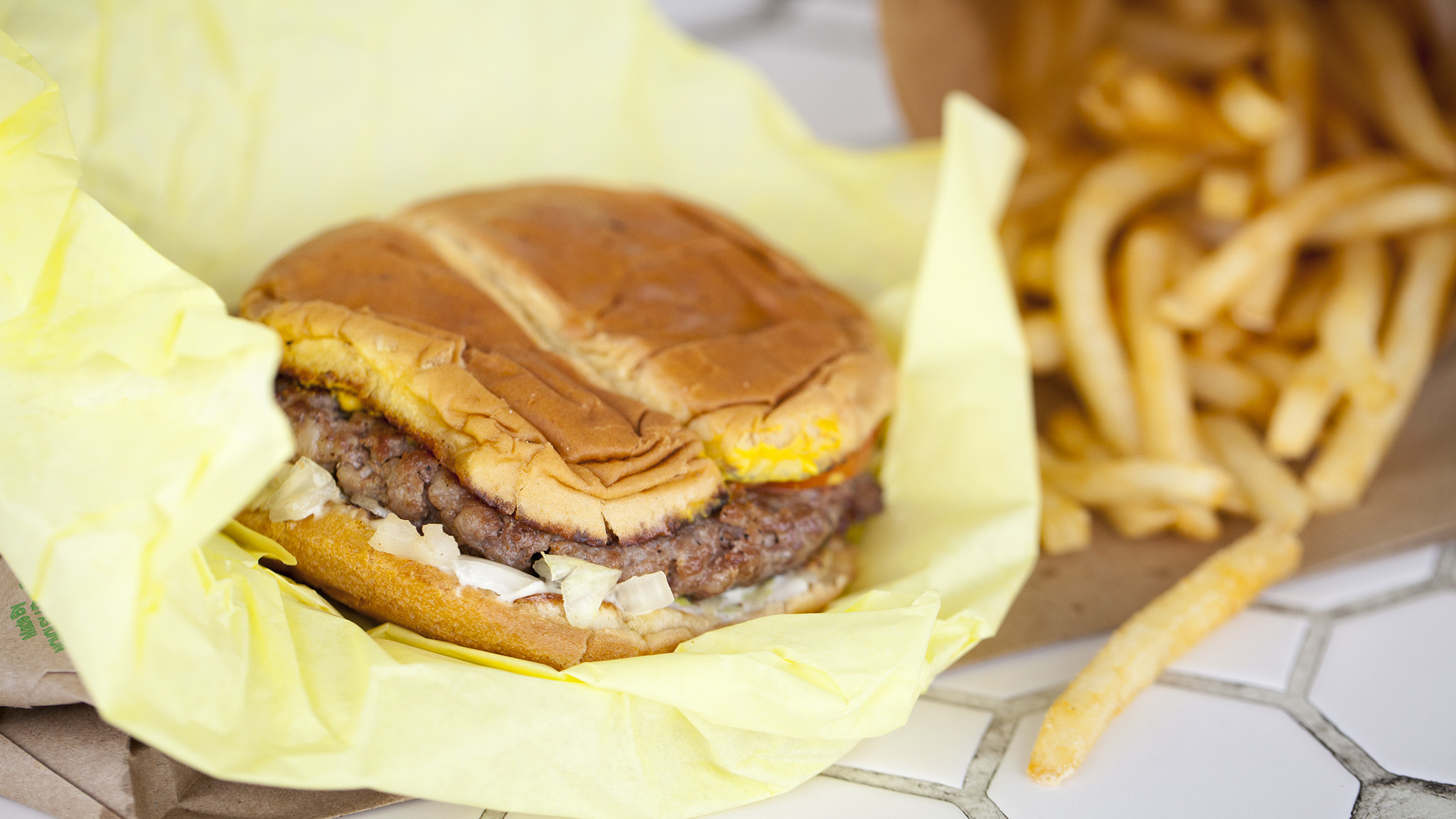 Mom’s Burgers | Restaurants in Compton, Los Angeles