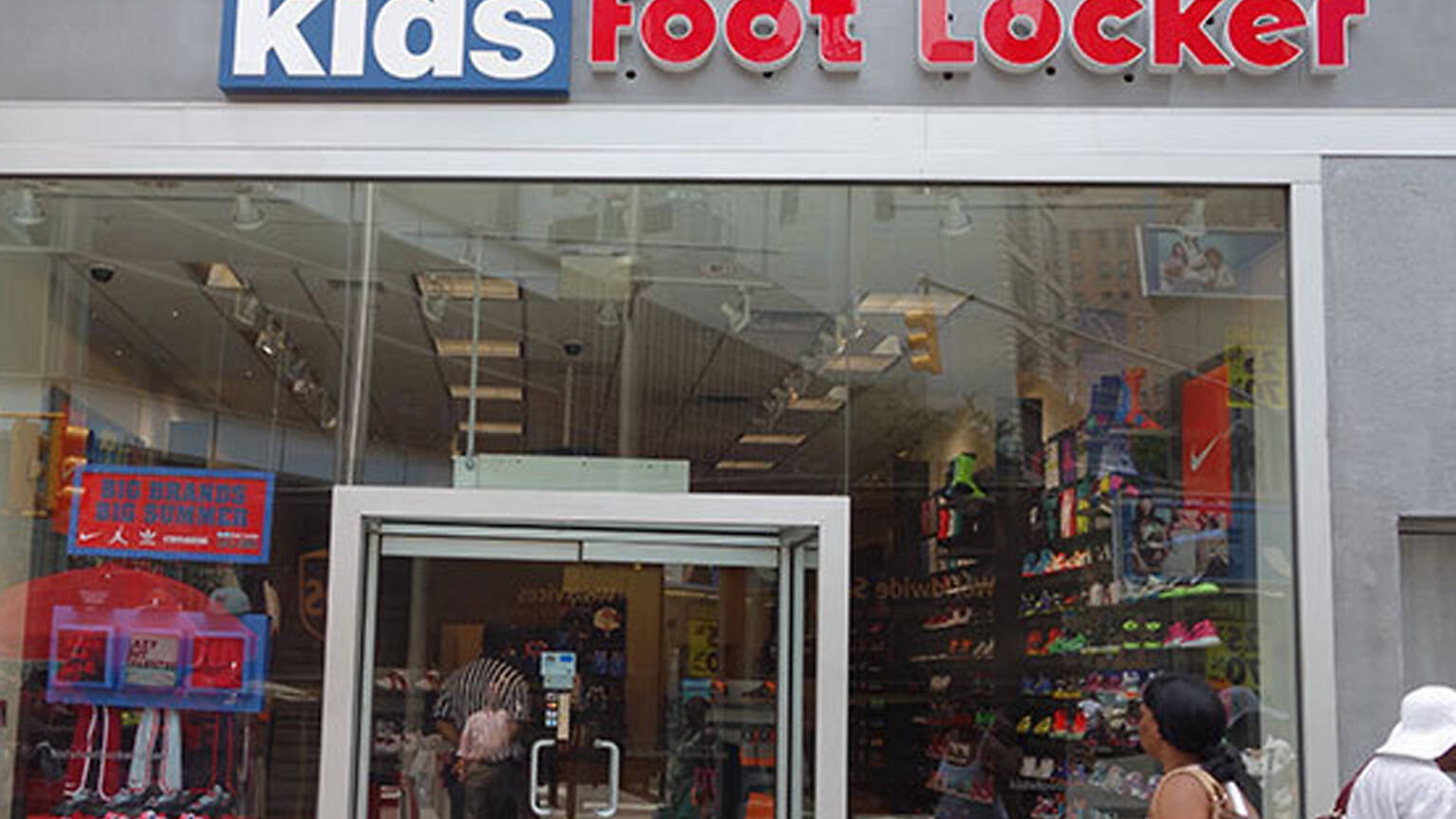Best Kids' Shoe Stores To Hit on Your Next Shopping Spree