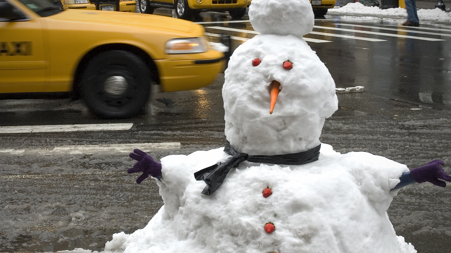 27 NYC snowmen that put Frosty to shame
