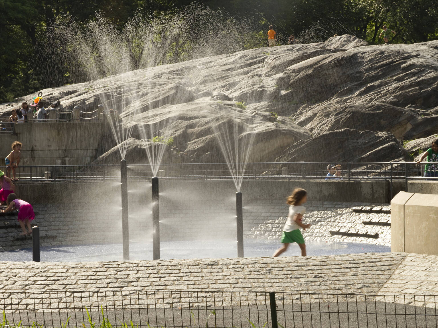 23 Best Water Playgrounds in NYC for Summer Fun, From Splash Pads To ...