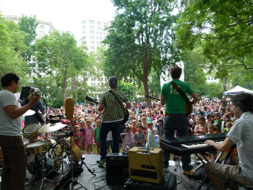 Free outdoor concert series for NYC families in summer 2013
