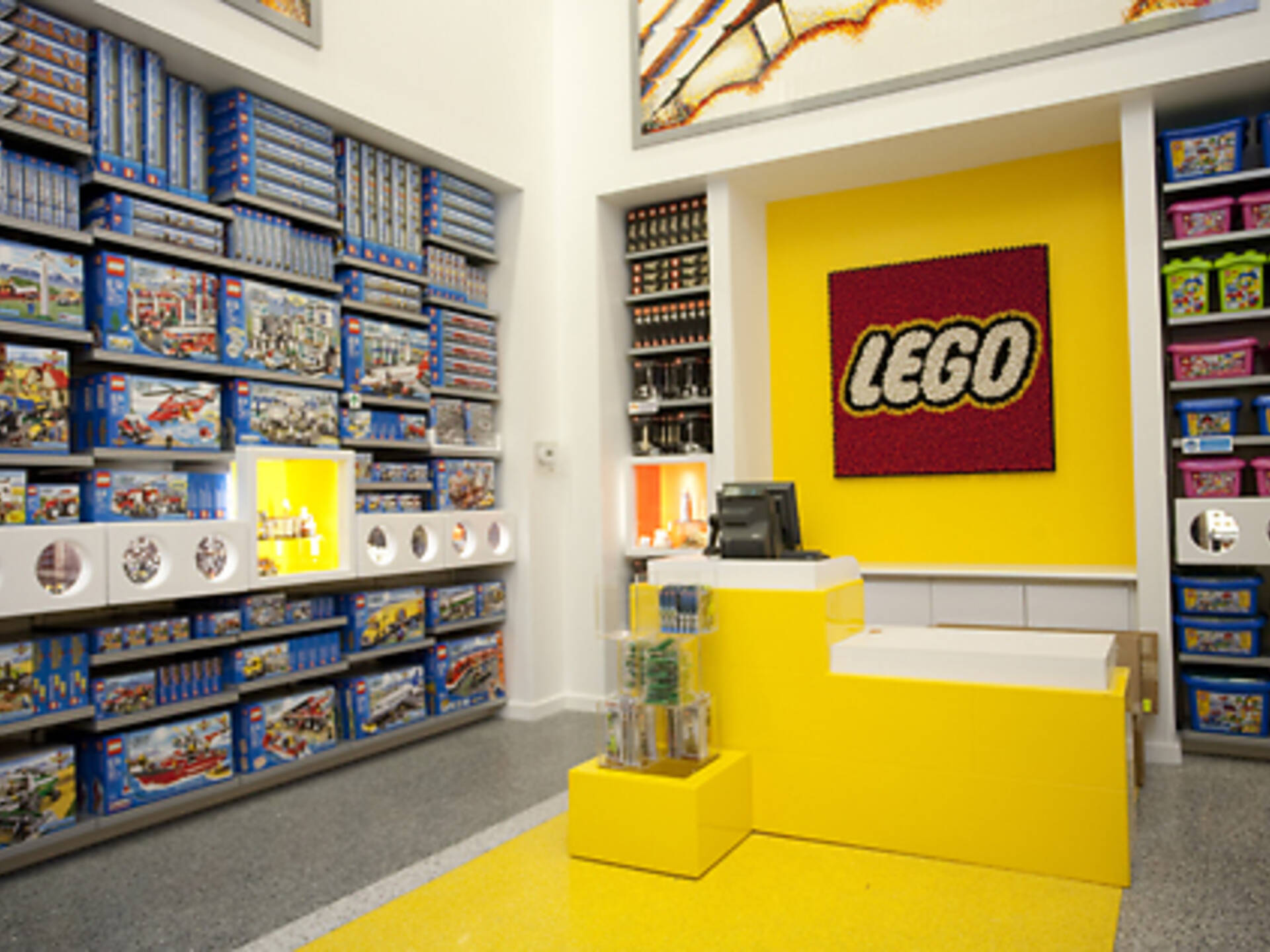 Best Rockefeller Center activities, including the Rockefeller Center tree