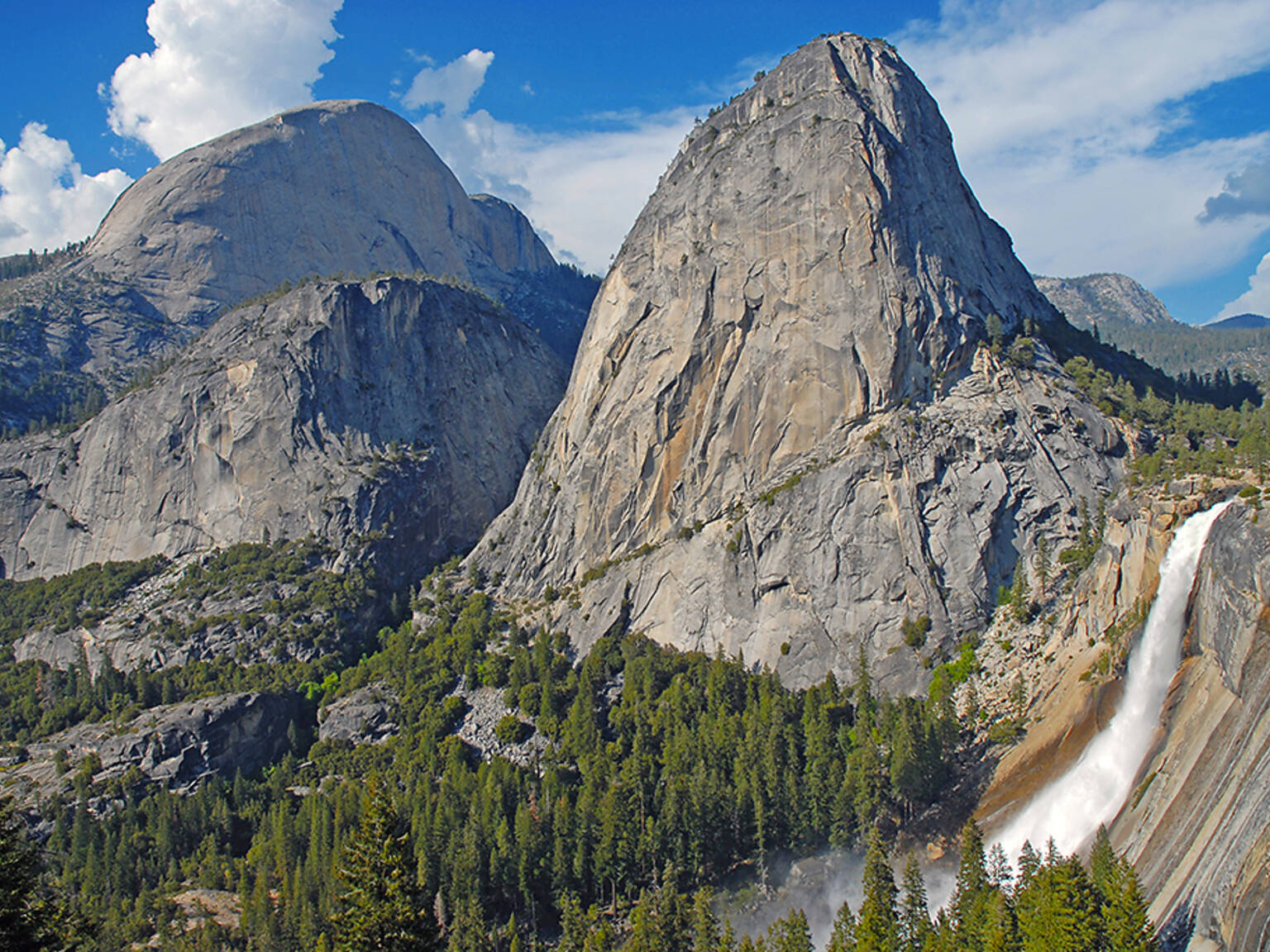 13 Best Places to Hike in the US for a Scenic Trek