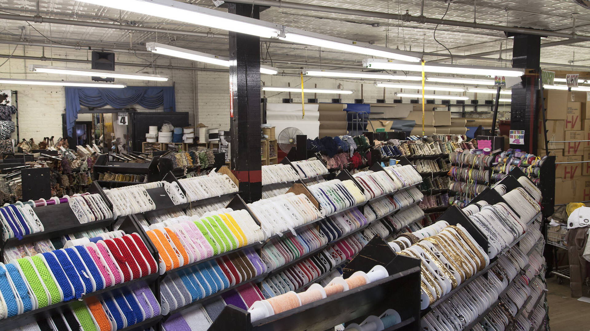 Textile Discount Outlet | Shopping in Lower West Side, Chicago