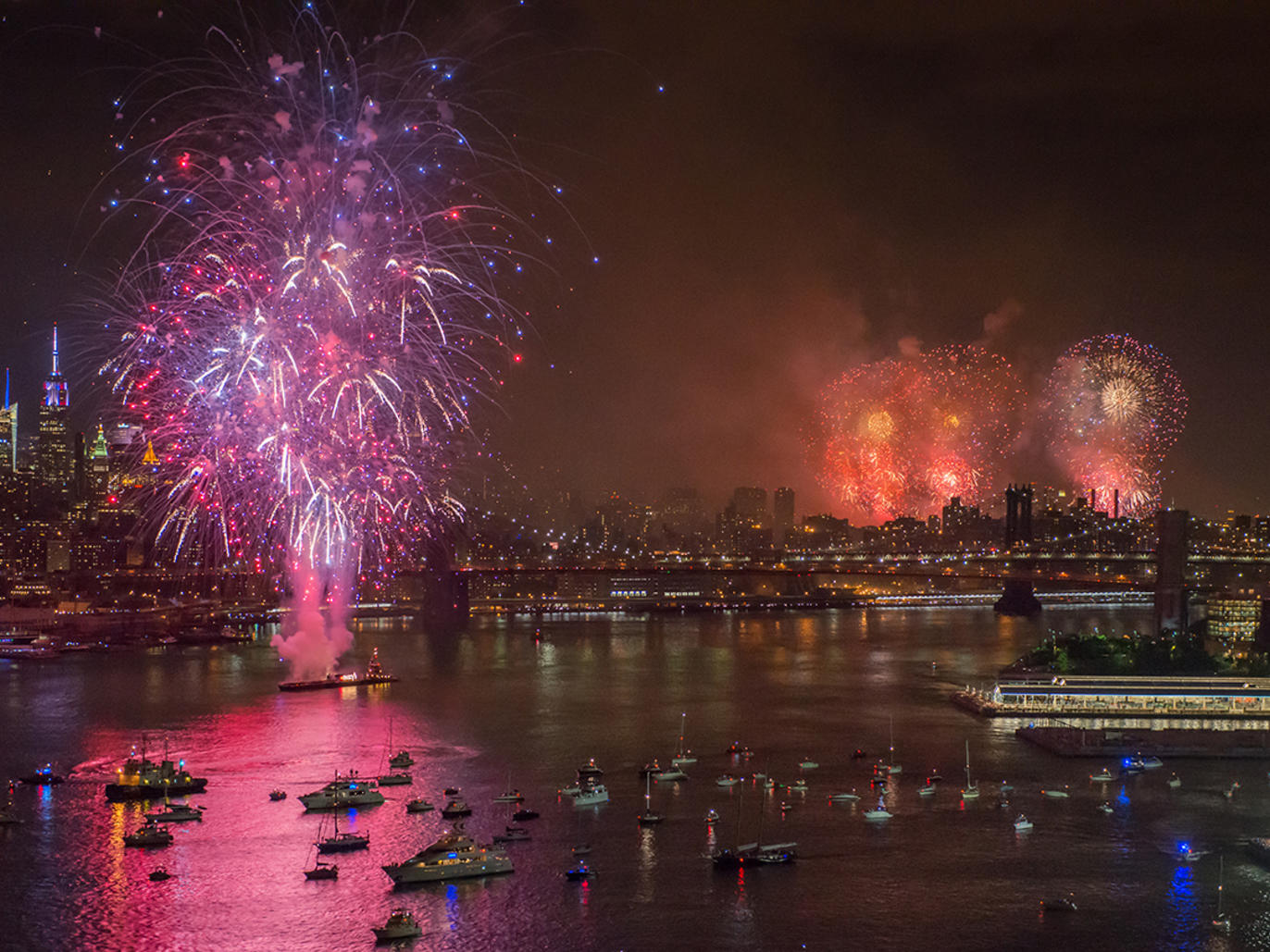 Dazzling photos from this year's 4th of July fireworks show
