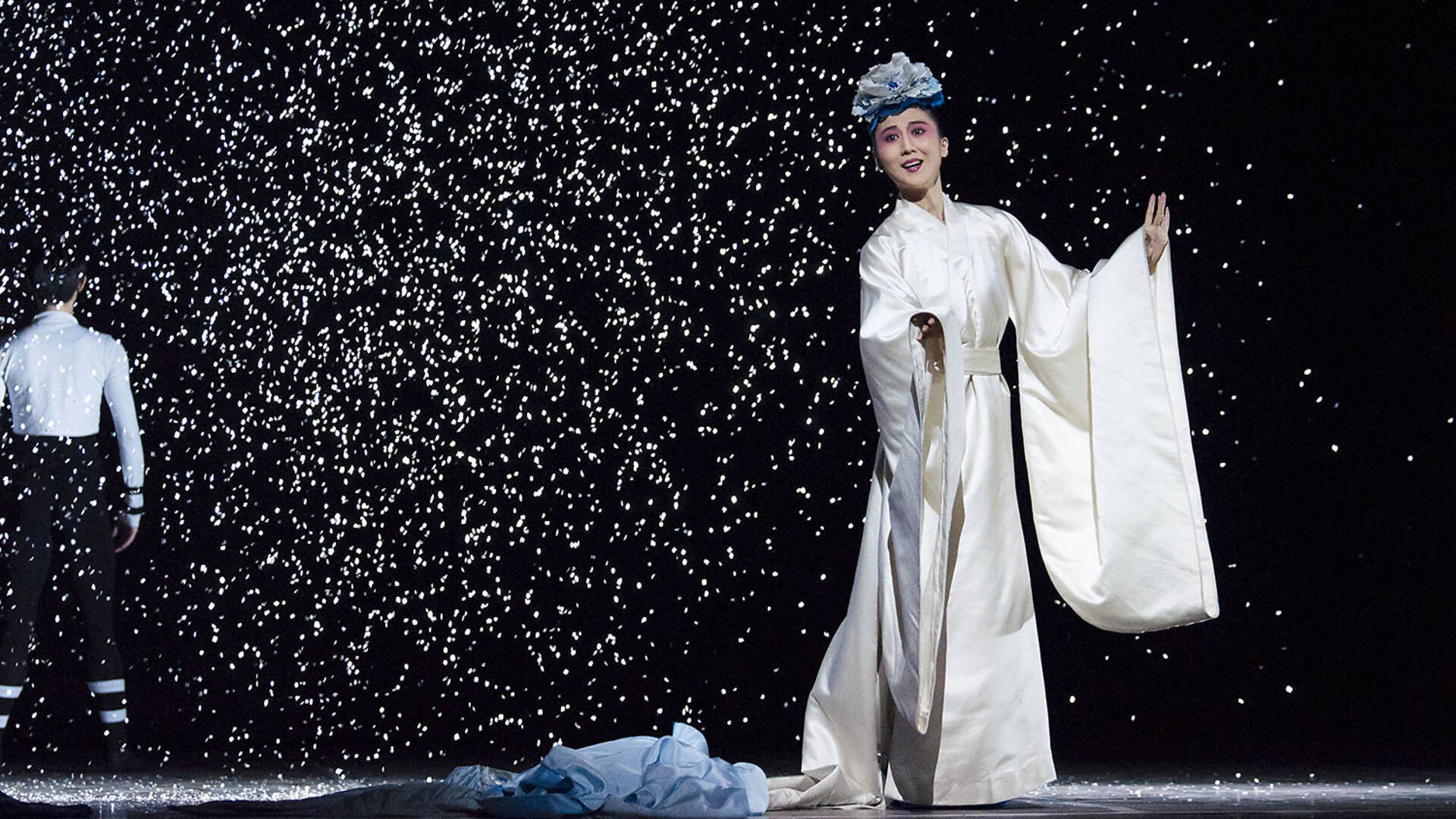 Beautiful photos of the National Ballet of China’s The Peony Pavilion