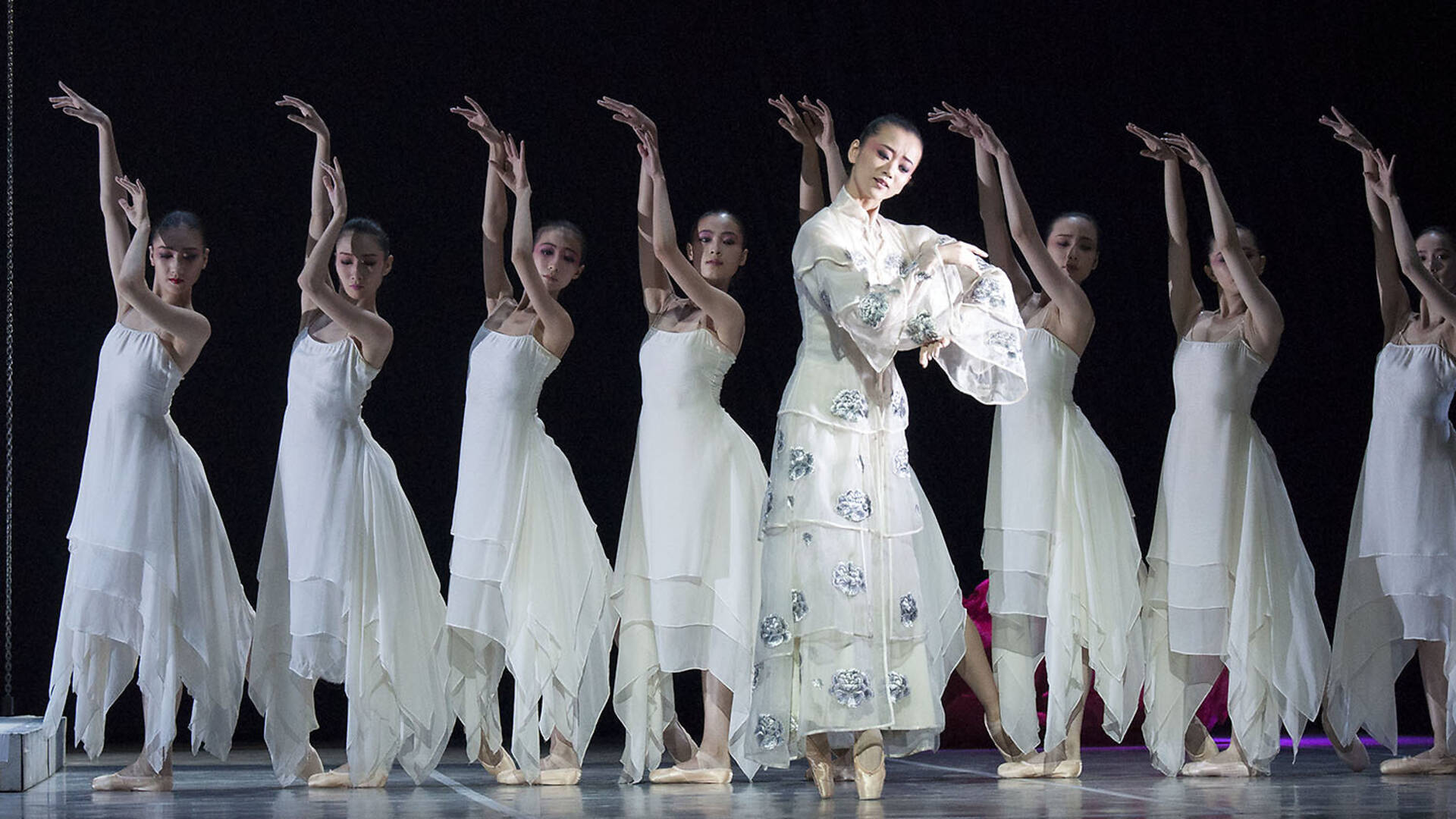Beautiful photos of the National Ballet of China’s The Peony Pavilion