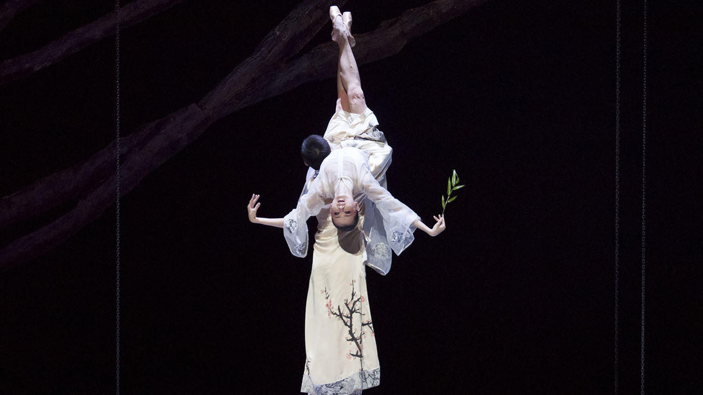 Beautiful photos of the National Ballet of China’s The Peony Pavilion