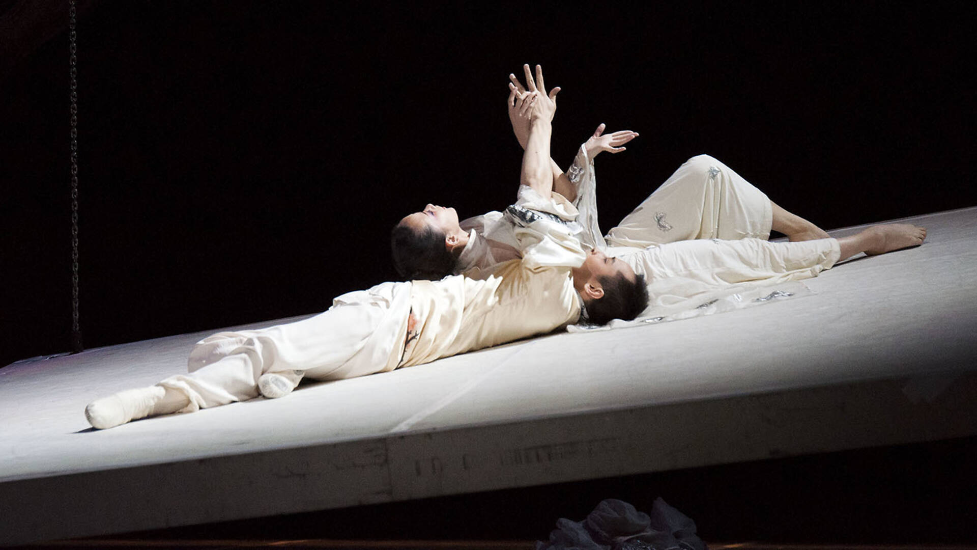 Beautiful photos of the National Ballet of China’s The Peony Pavilion