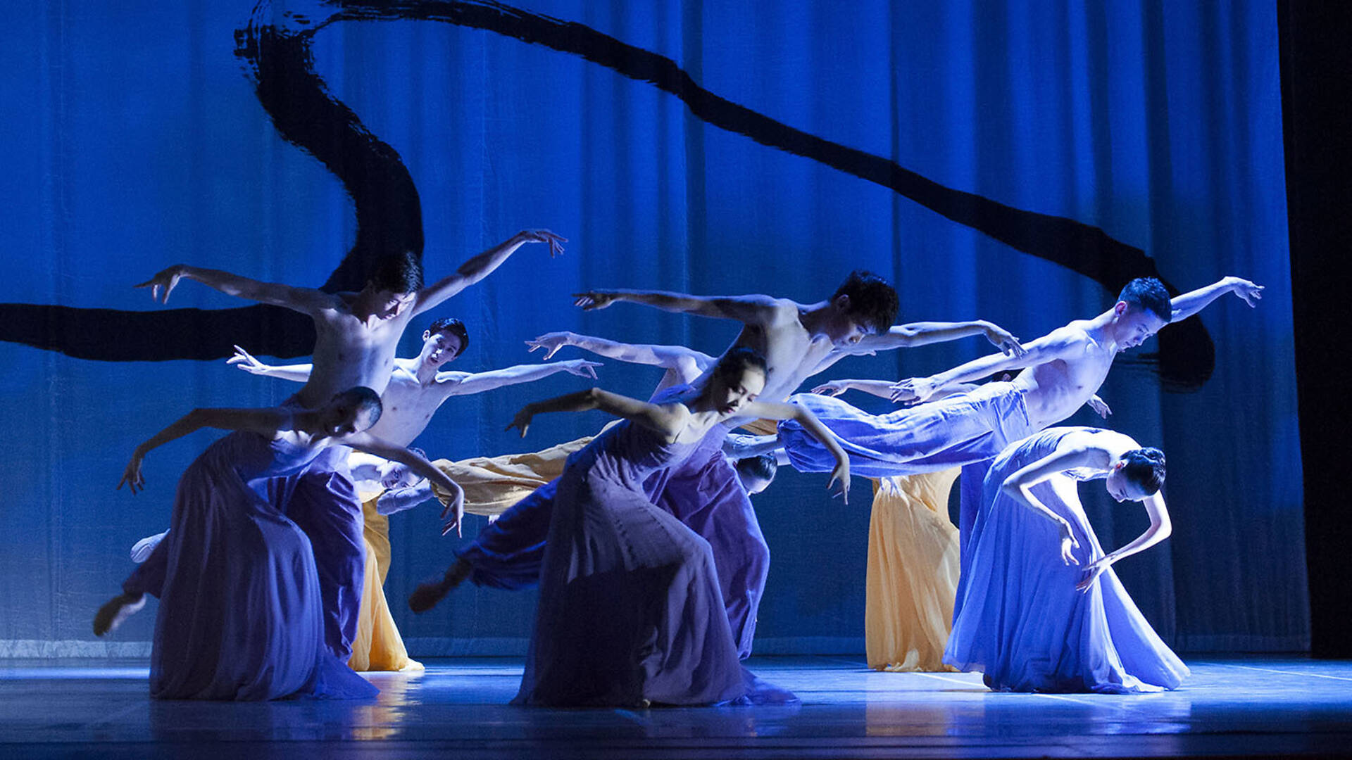 Beautiful photos of the National Ballet of China’s The Peony Pavilion