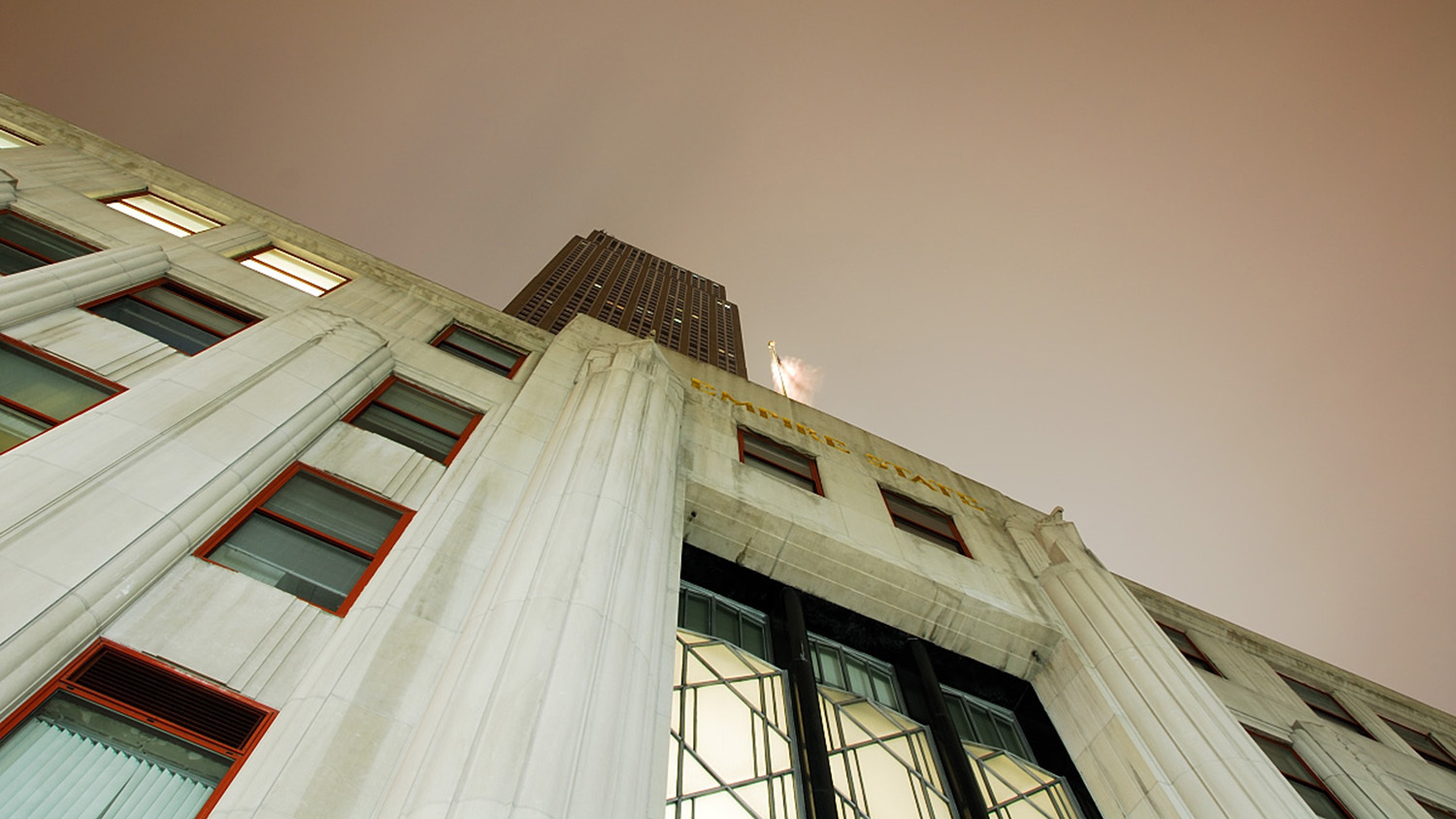 See NYC buildings in these gorgeous photographs