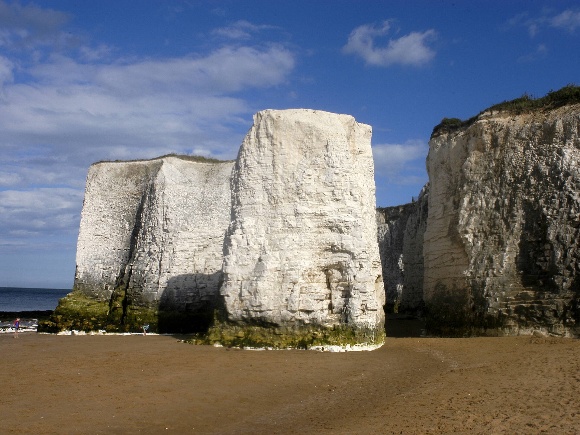 20 Best Beaches Near London That Are Easy to Visit