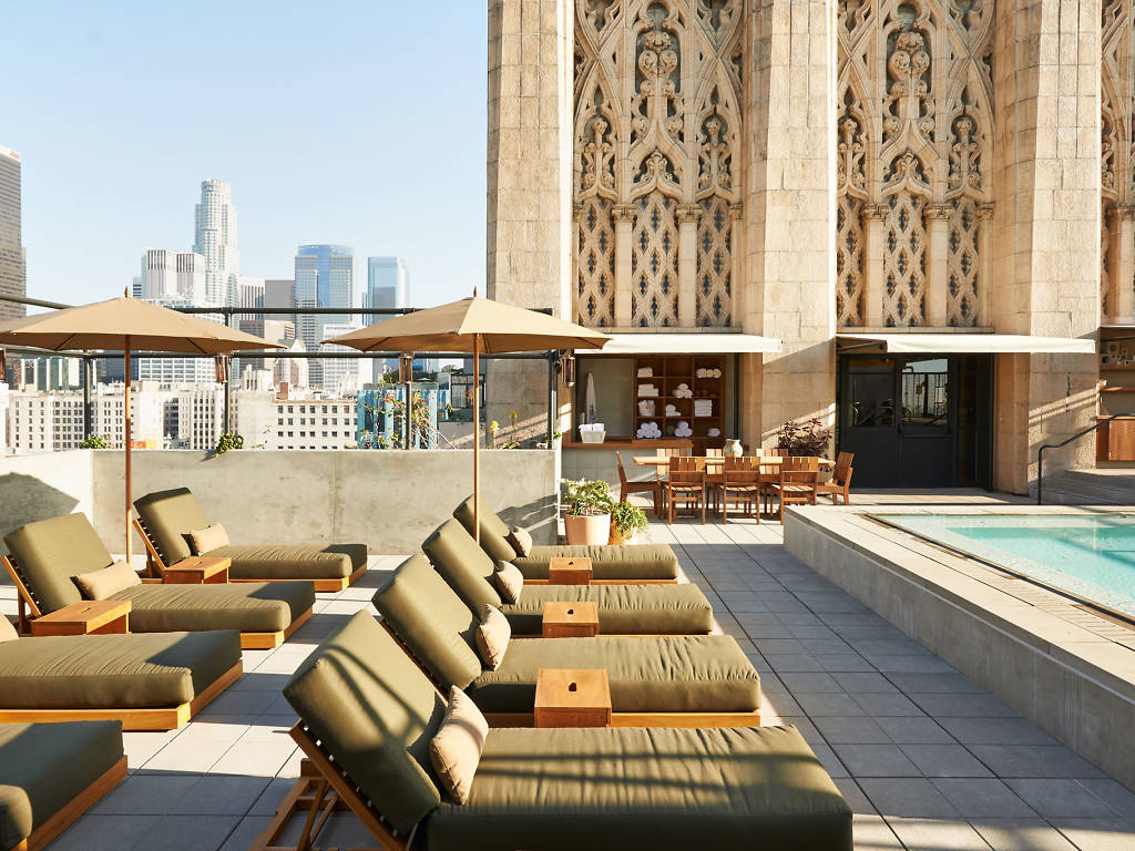 Best Pool Bars in Los Angeles Open to the Public