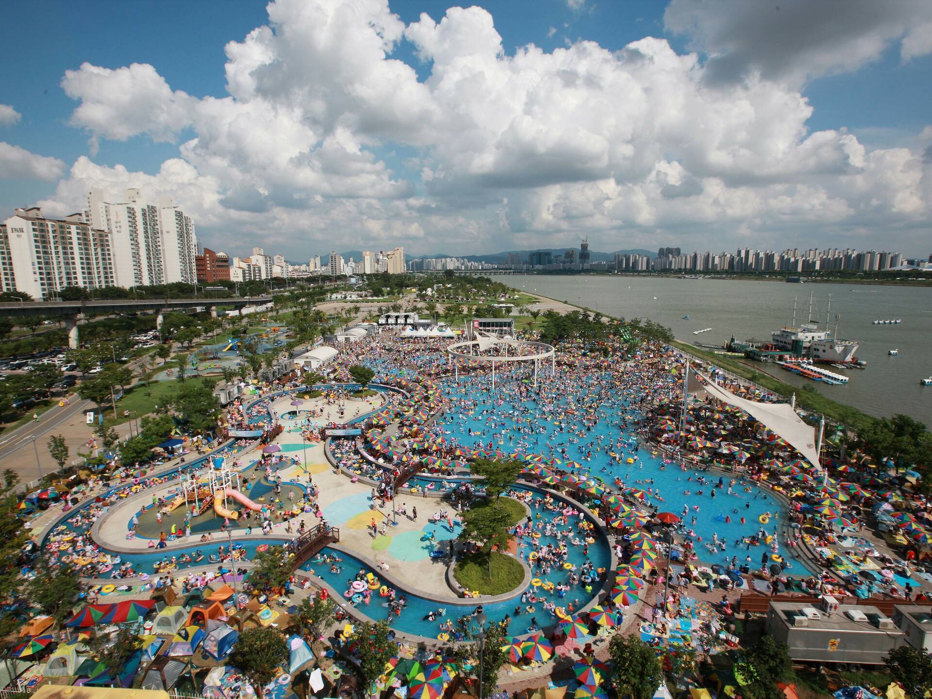 Cool by the pool: Han River swimming pools | Time Out Seoul