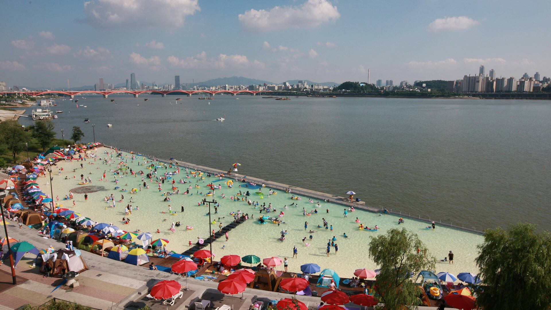 Cool by the pool: Han River swimming pools | Time Out Seoul