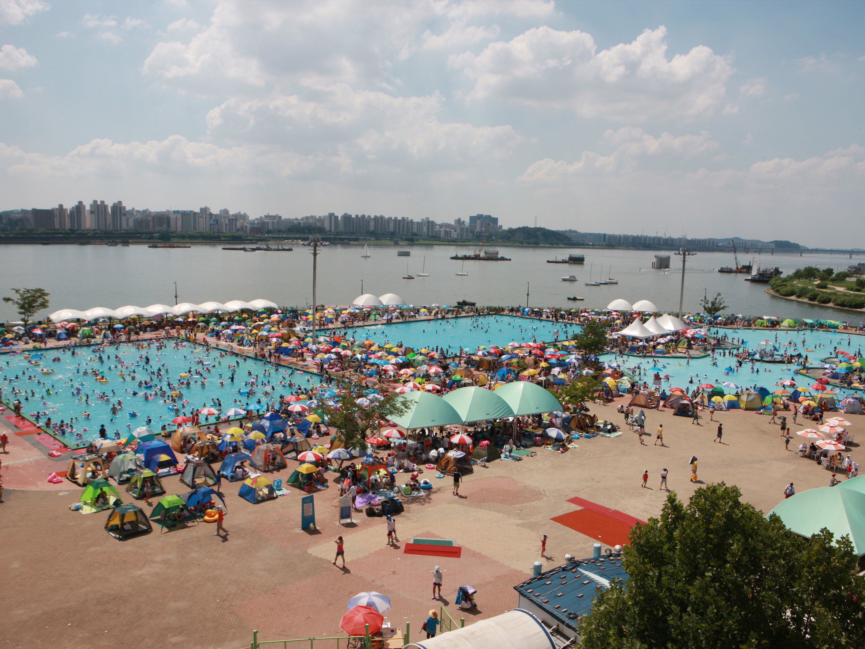 Cool by the pool: Han River swimming pools | Time Out Seoul