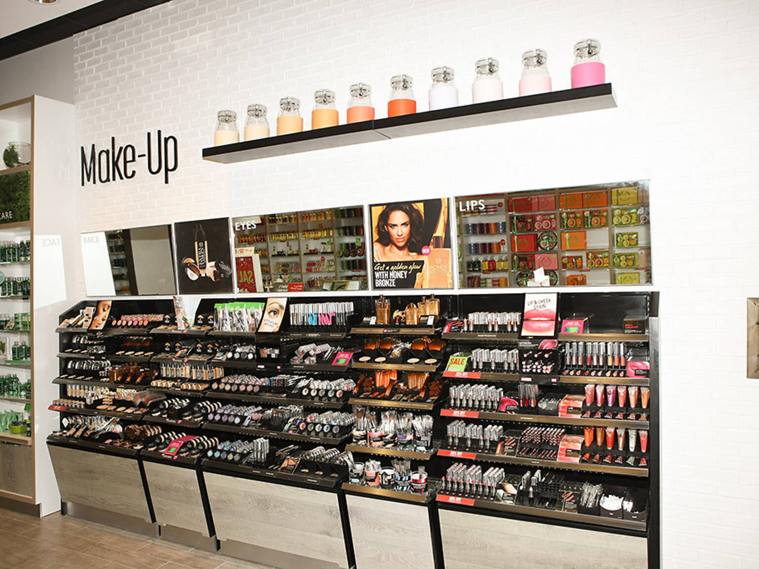 Beauty bar shops in NYC for inexpensive makeup