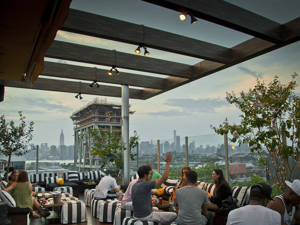 Best rooftop parties NYC has to offer with DJs and dancing