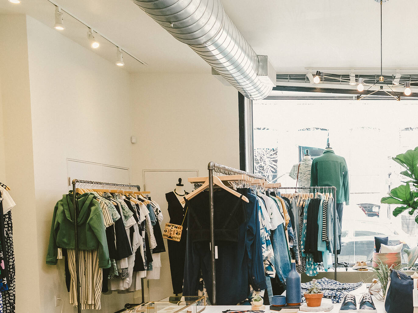 Best clothing boutiques in NYC for accessories and new outfits
