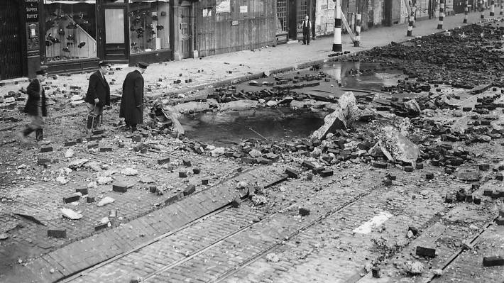 Photos of London during the Blitz | Second World War pictures