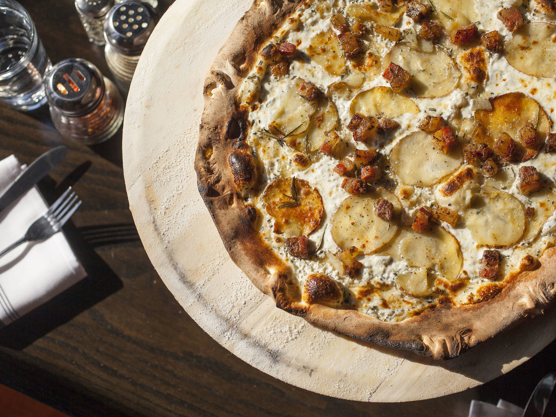 25 Best Restaurants Near Wrigley Field for a Pre-Game Meal