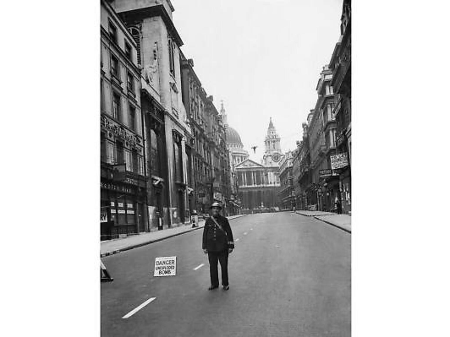 Photos of London during the Blitz | Second World War pictures