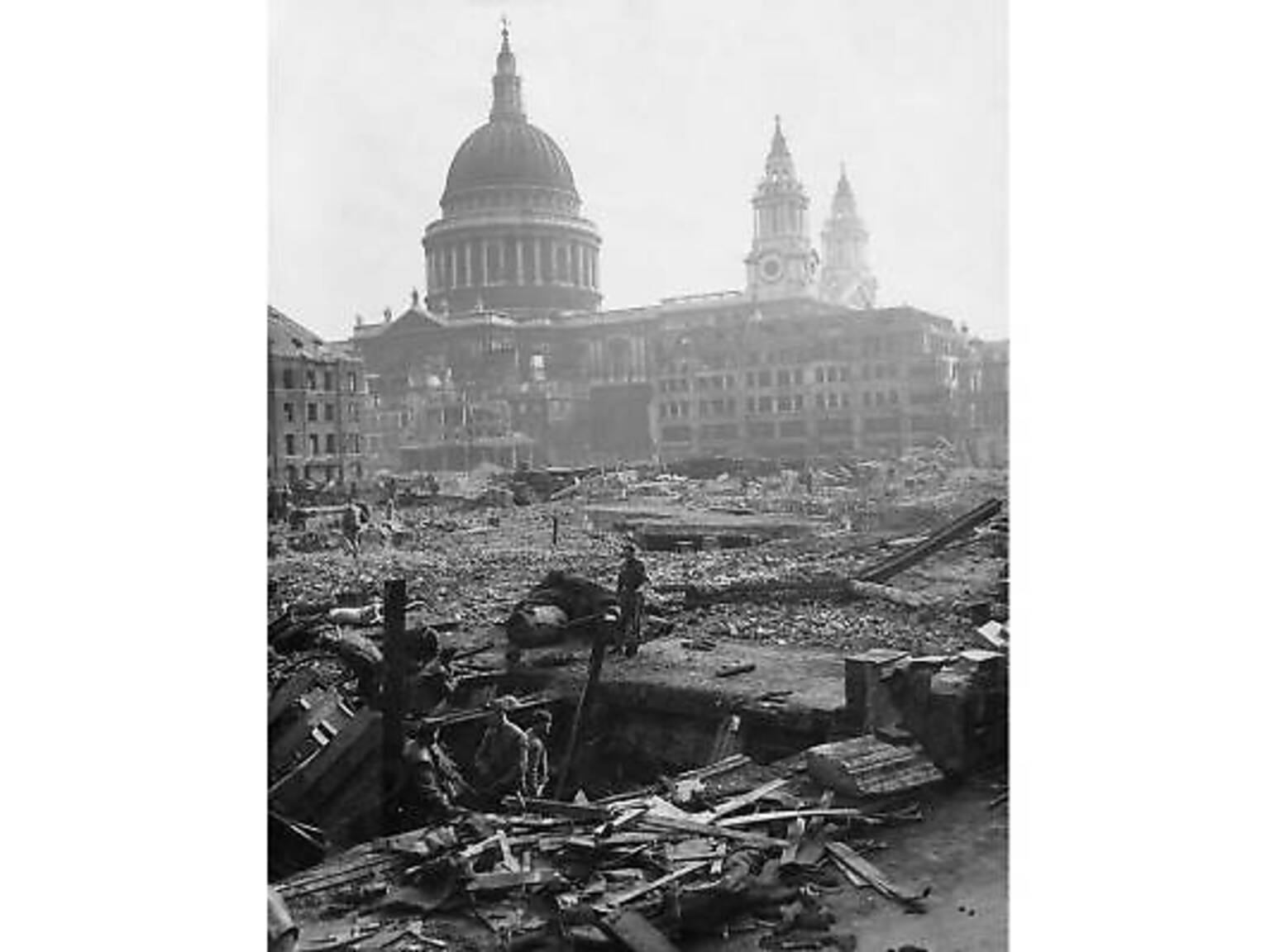 Photos of London during the Blitz | Second World War pictures