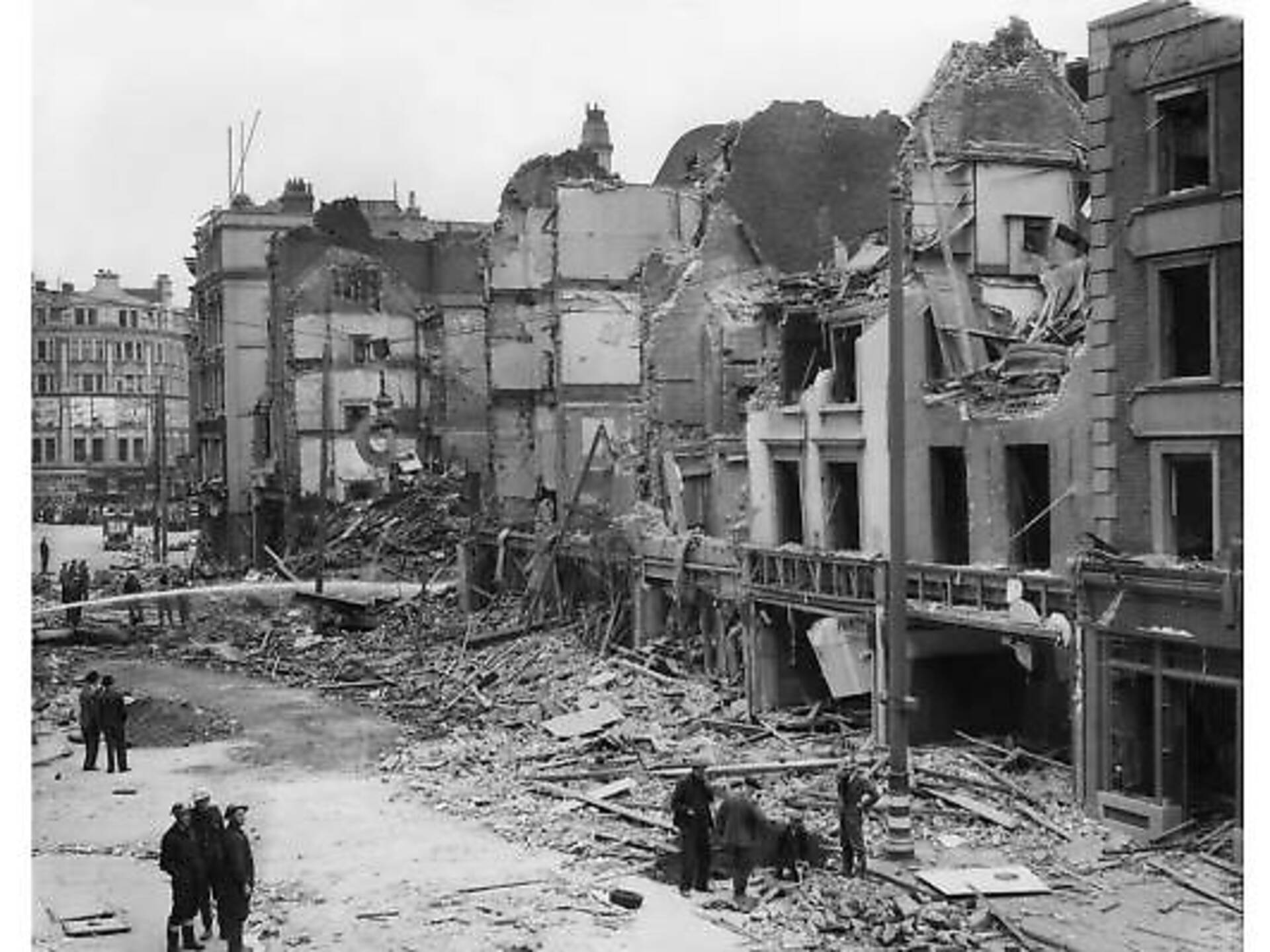 Photos of London during the Blitz | Second World War pictures