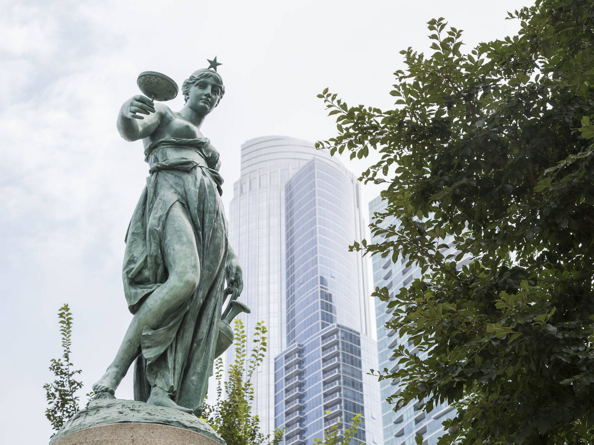 Statue Stories Chicago