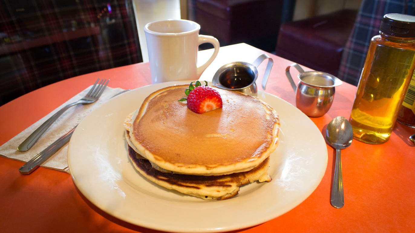 Swingers | Restaurants in Santa Monica, Los Angeles