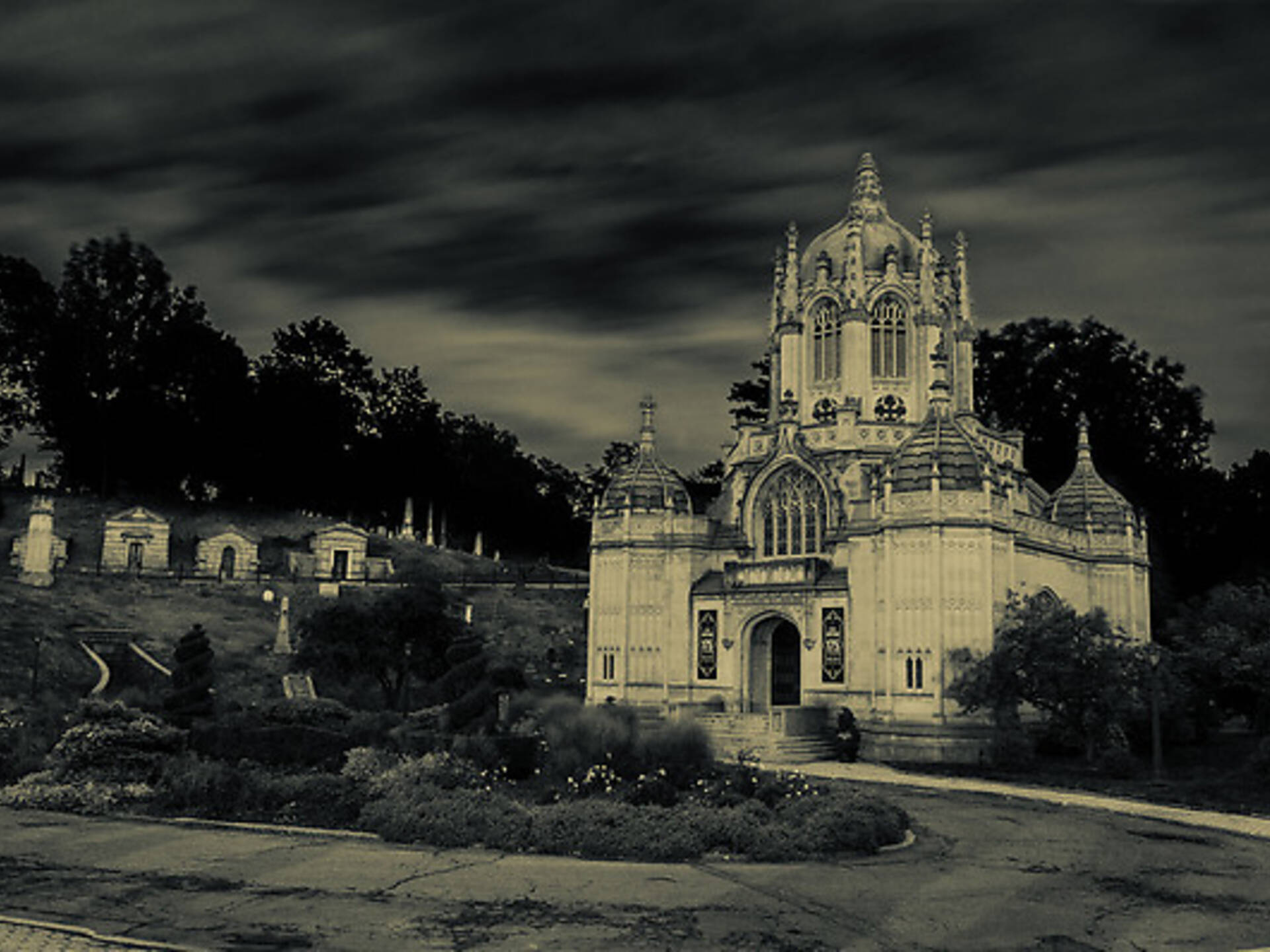 The Top 8 Ghost Tours in NYC: Best NYC Ghost Tours