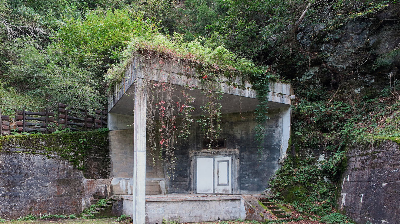 16 haunting pictures of Switzerland's secret bunkers
