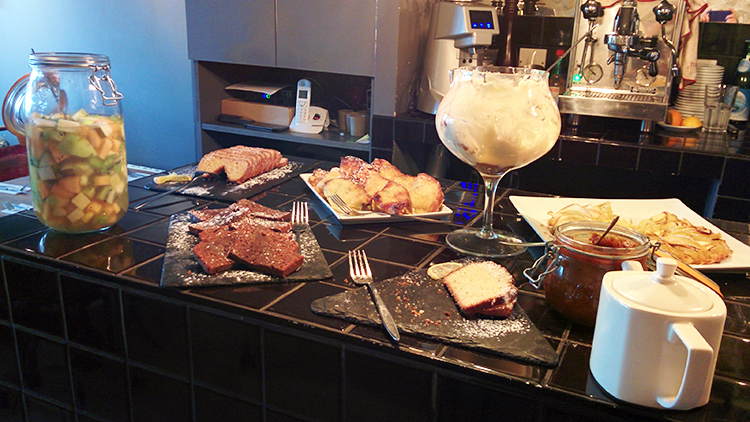 Viola | Restaurants in Epinettes, Paris