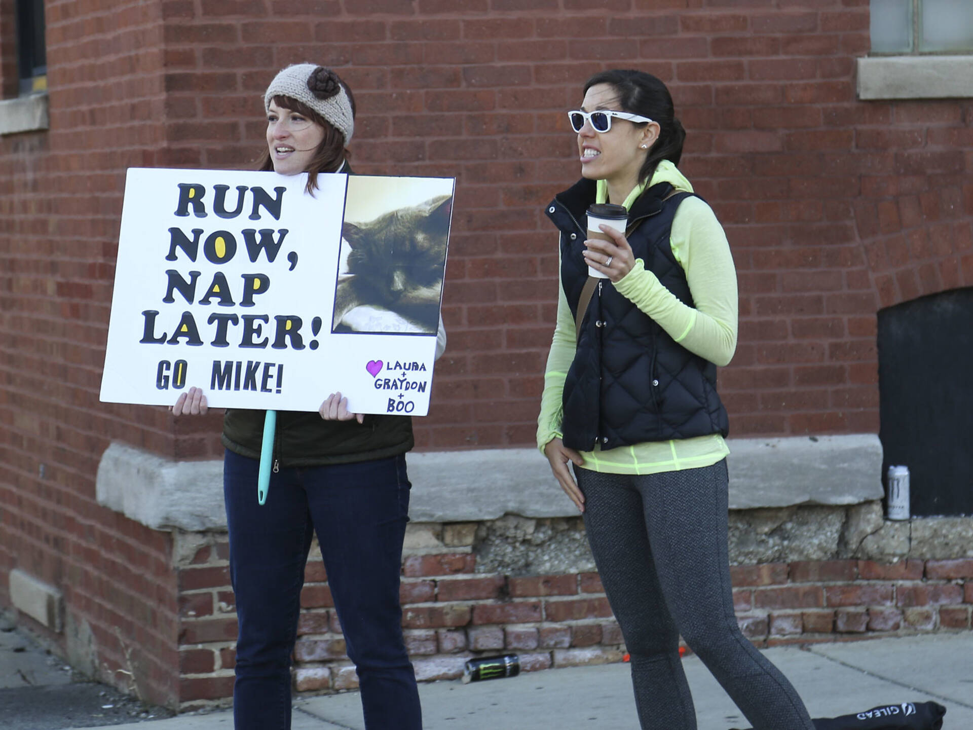 Photos of the best signs at the Chicago Marathon 2015
